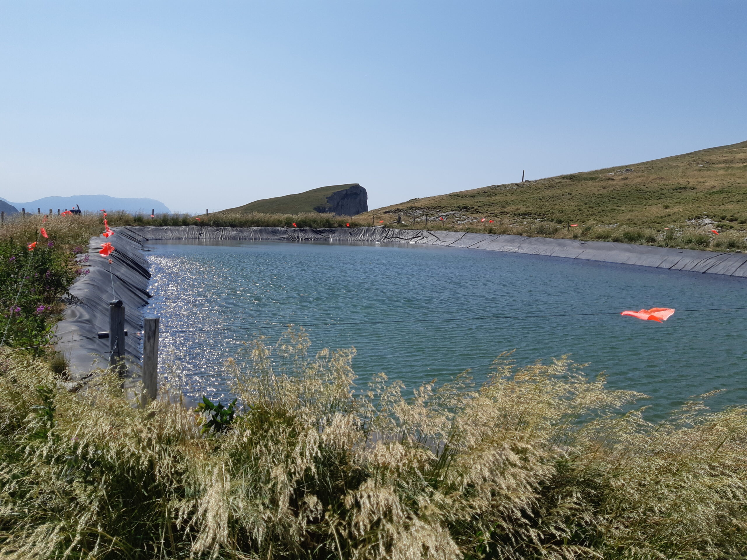 Guide pratique : stocker l'eau pour abreuver les troupeaux | ADEM